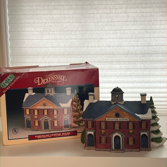 Lemax | Holiday | Lemax Dickensvale Stratford School Lighted Village ...